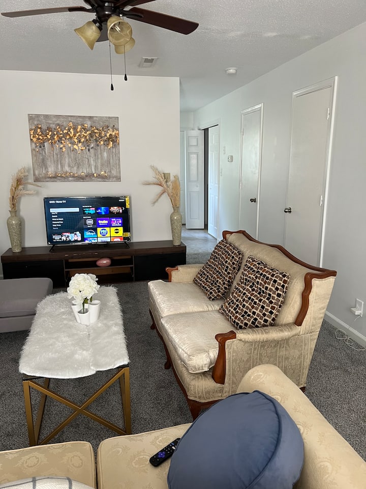 Favor Home2 Closer To Military Base& Exit 1&4 - Clarksville, TN