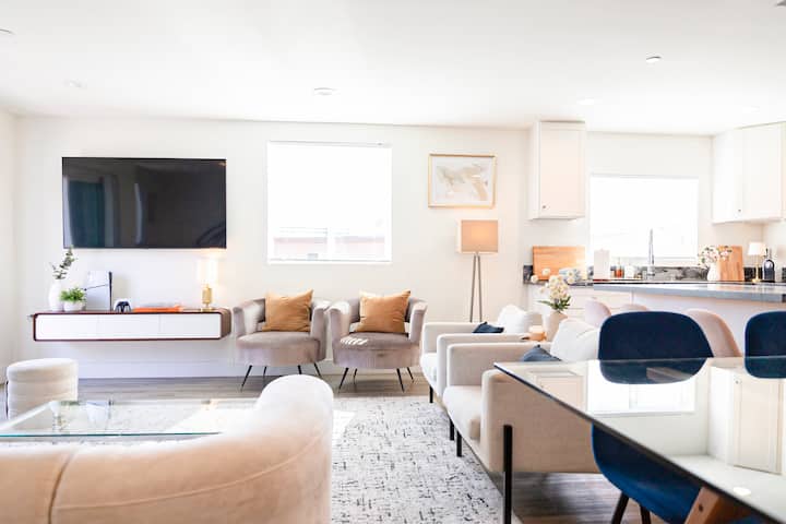 5-bedroom House Great Location 9 Beds 18 Guests - Culver City, CA
