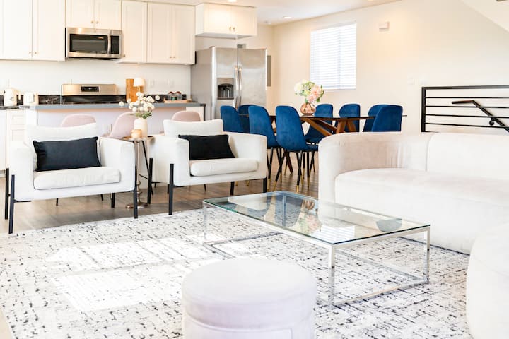 5-bedroom House Great Location 9 Beds 18 Guests - Inglewood, CA