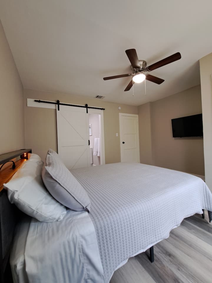 Clean And Cozy Home Ready For Your Stay! - Shreveport, LA