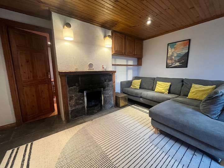 Galway Races Cottage - Galway