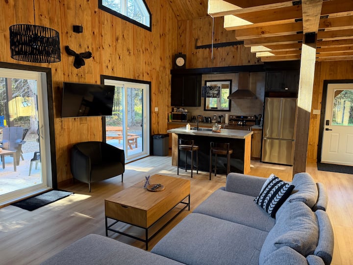 Le Pin Rouge Chalet Chaleureux Avec Spa - Shawinigan