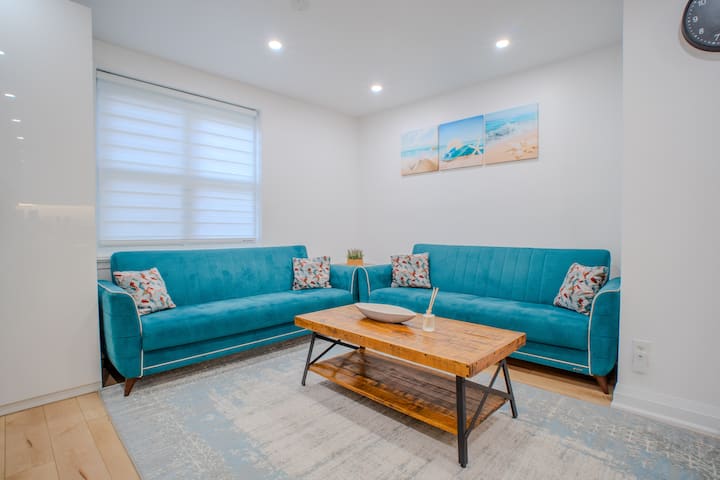 Renovated Apt-near Rogers Stadium-free Parking - Ontario