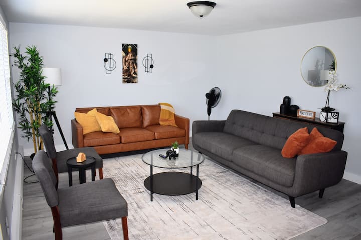 Gorgeous 3 Br Apt | Central Ct - Farmington, CT