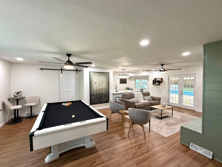 Scissortail Springs: Pool, Fire Pit & Games - Springfield, MO