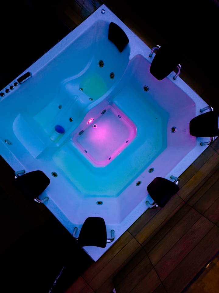Hostal Completo Con Jacuzzi - Medellín