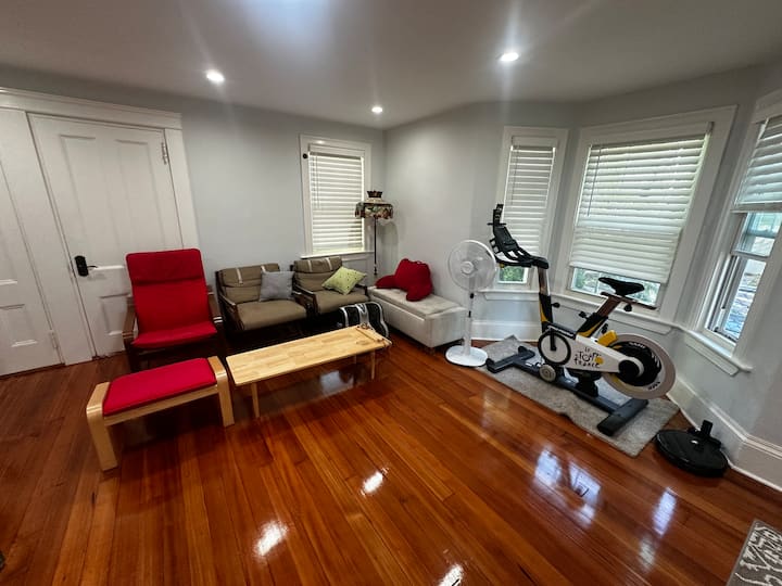Boston Charm 3. Private Room Near Downtow - Quincy, MA