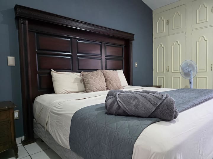 Casa Camichines. Amplia Con Wifi Y Cochera Para 2 - Ciudad Guzmán