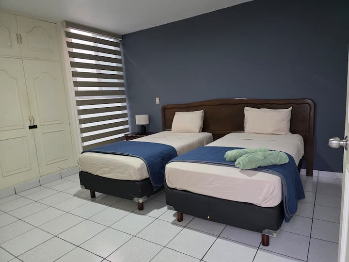 Casa Camichines. Amplia Con Wifi Y Cochera Para 2 - Ciudad Guzmán