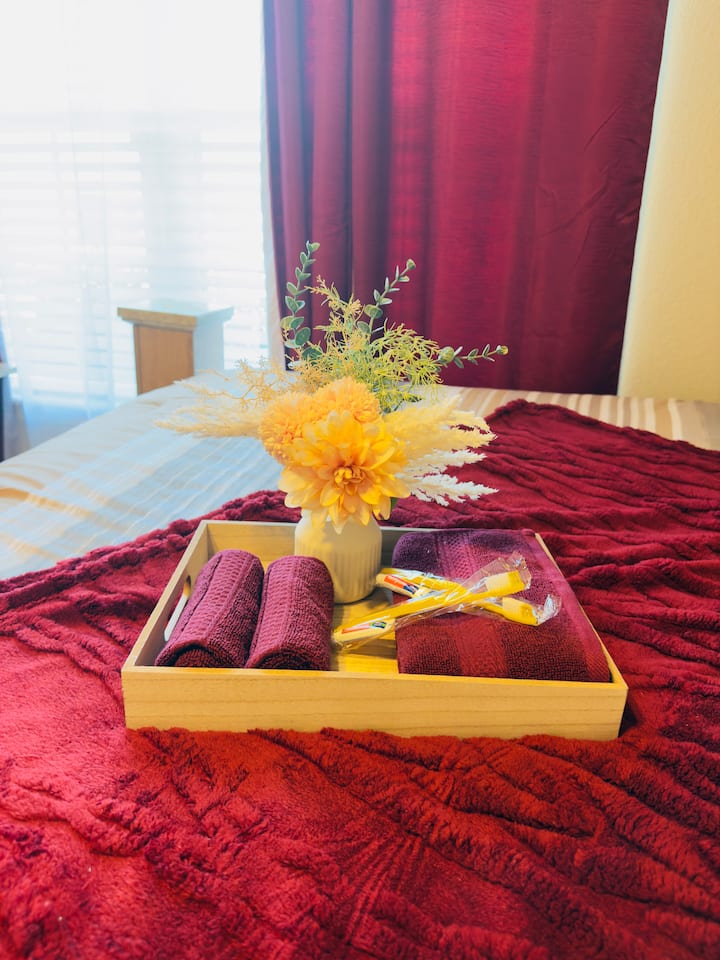 The Cozy Ruby Room - Broken Arrow, OK