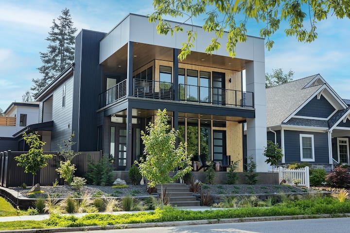 Family-friendly | Downtown Luxury Villa | Hot Tub - Coeur d'Alene, ID