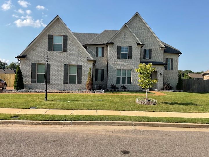 Peaceful & Unique Boss Palace With A Lake To Fish - 멤피스