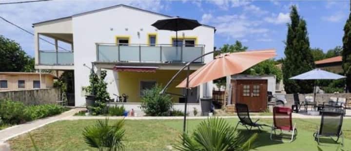 Apartment 1 I 1-6 Personen (Eg) - Starigrad