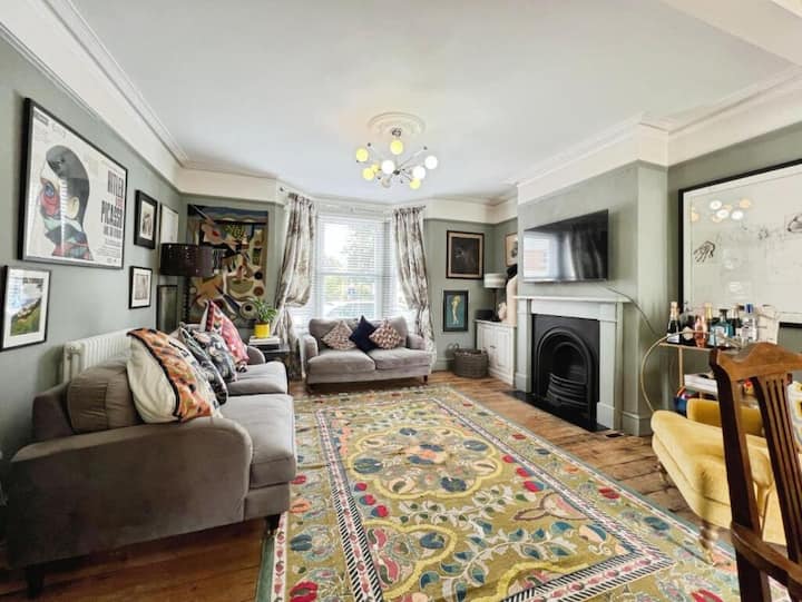 Seaside Retreat - Hythe