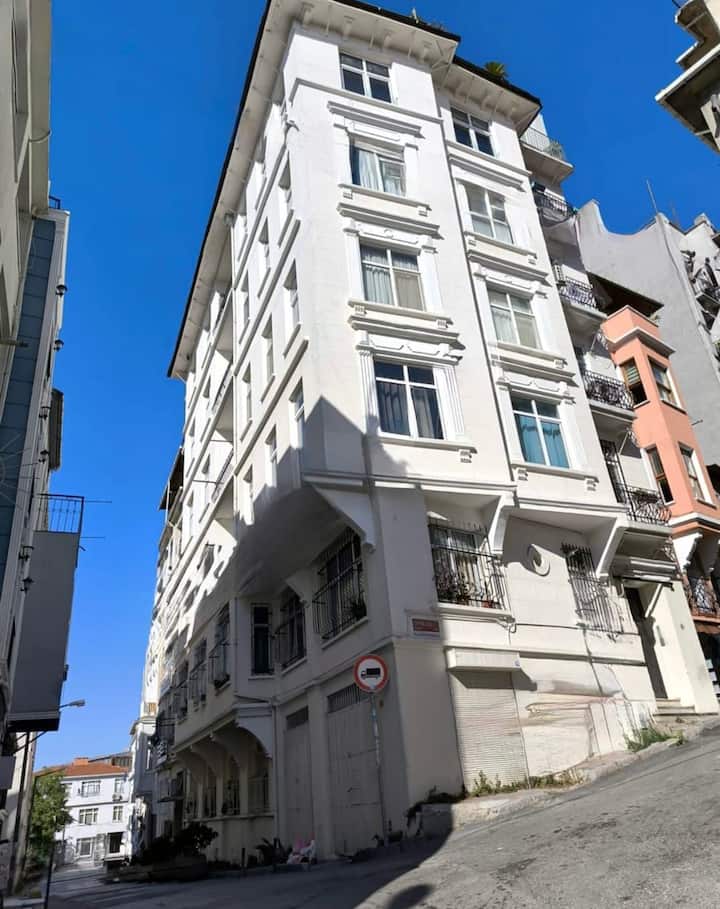 Taksim Royal Suit 4 Room(3 Room&1 Saloon)no Stairs - Istanbul