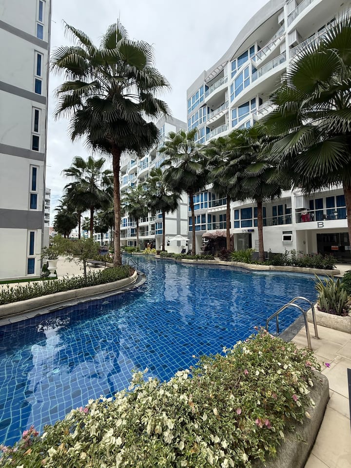 #L3林阴大道公寓/大房间/宽敞/市中心/出小区酒吧街/十分钟到达海边/可月租/中文房东 - Pattaya