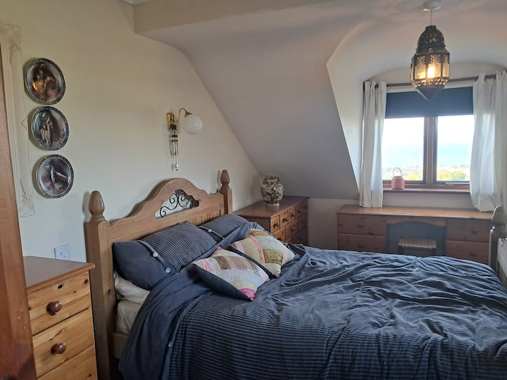 Peaceful Countryside Room With Views - Colwyn Bay