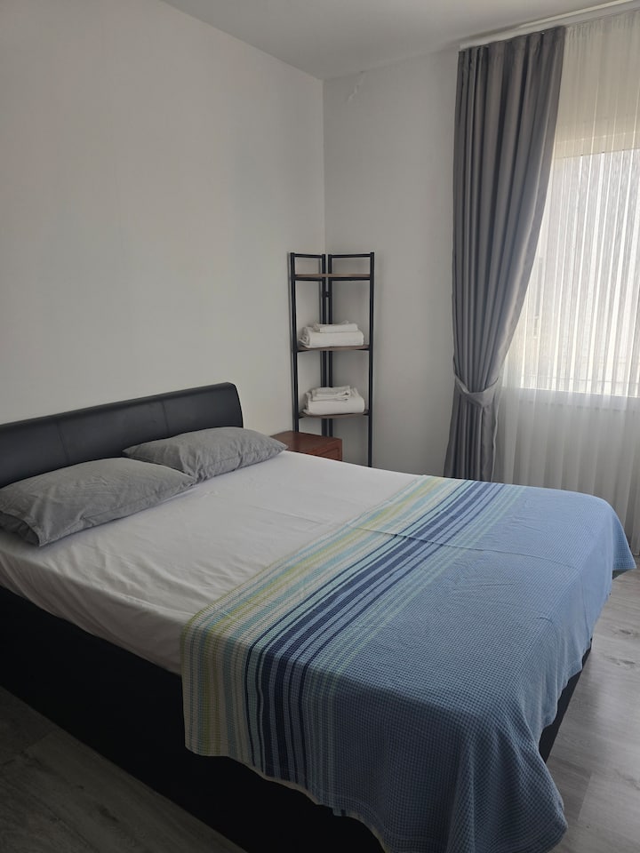 Easy Life In The City Iii - Kyrenia