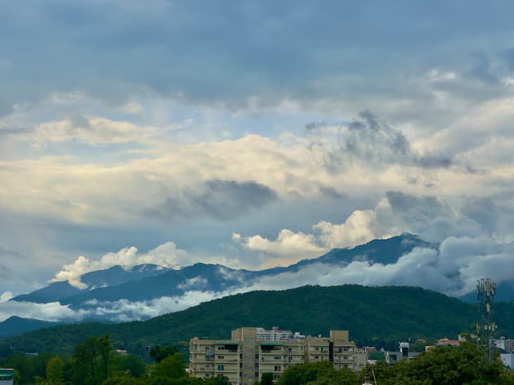 Skyline 3bhk · Hillside Luxury & Mussoorie Views - Dehradun