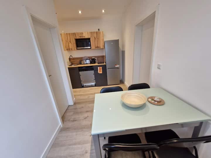 3 Bedroom Apartment In Offenbach - Offenbach