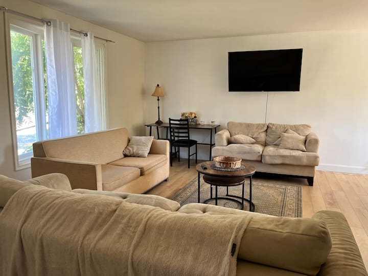 Charming 3-bedroom Bungalow - Kingston, Ontàrio, Canadà