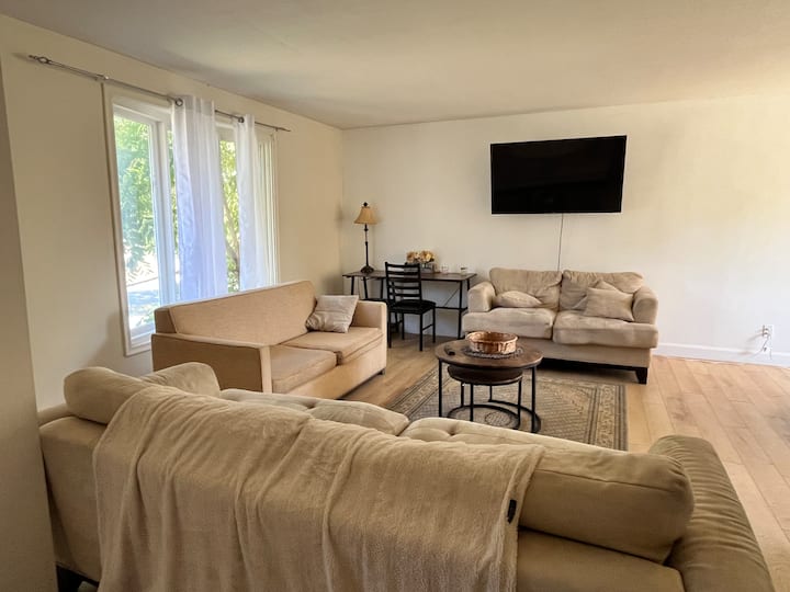 Charming 3-bedroom Bungalow - Kingston