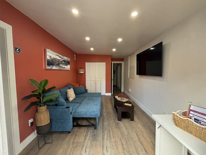 Live The Miami Life In Style And Comfort - Miami, FL