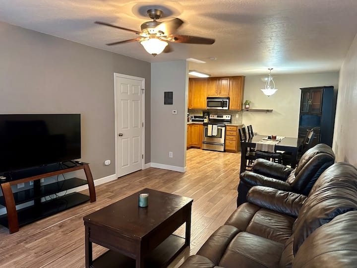 Clean & Comfy Condo W/ Kitchen - Grand Junction, CO