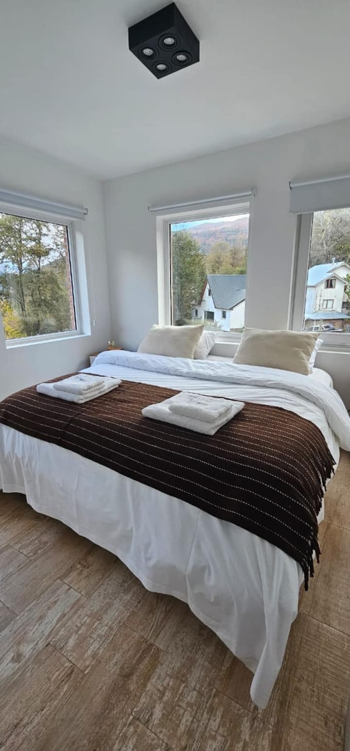 Alta Montaña
Duplex
Estacionamiento
Privado - San Martin de los Andes