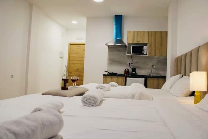 203~new Established Wi-fi~ac~kitchen~private Bath - Madrid