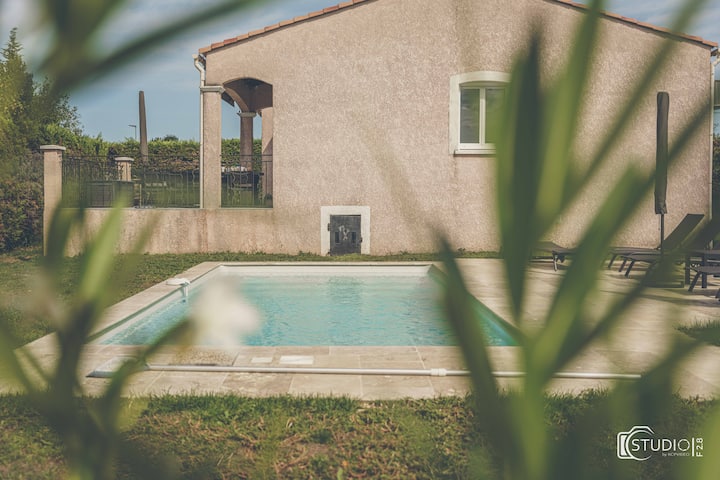 Villa Spa Intérieur & Piscine Privée – 10 Pers - France