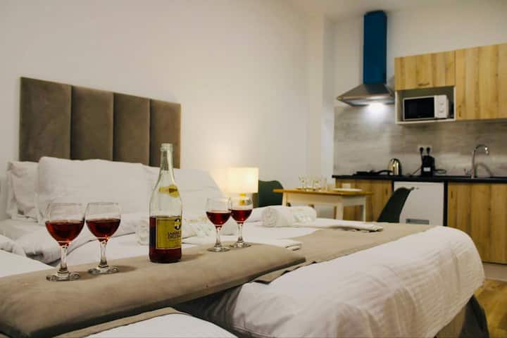 206~new Established Wi-fi~ac~kitchen~private Bath - Madrid