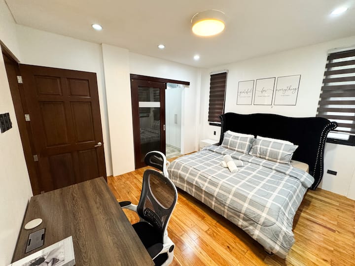 Halika Villa | Kapitolyo 4br W/ Karaoke Near Bgc - Pasig