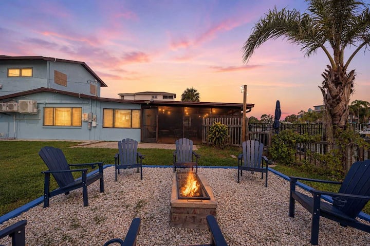 6br Waterfront • Direct Gulf • Fire Pit • Biliards - Spring Hill, FL