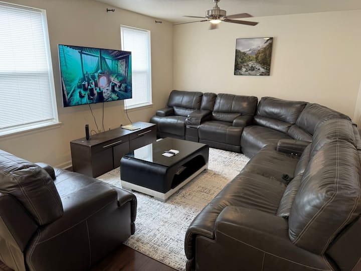 Spacious &Peaceful 3bedroom Home - Denver, CO