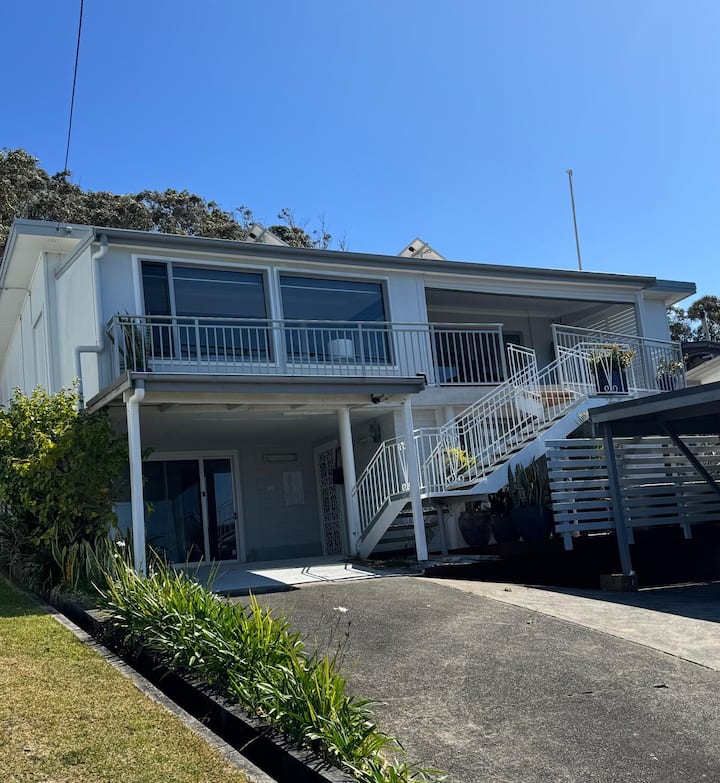 Banyandah - Hyams Beach: Spa, Wifi, Pet Friendly - Hyams Beach