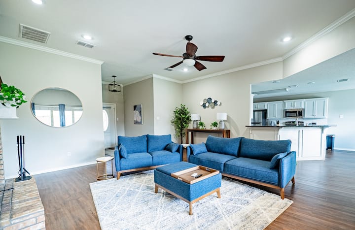 Family-friendly 3br + Dedicated Office | Lubbock - Lubbock, TX