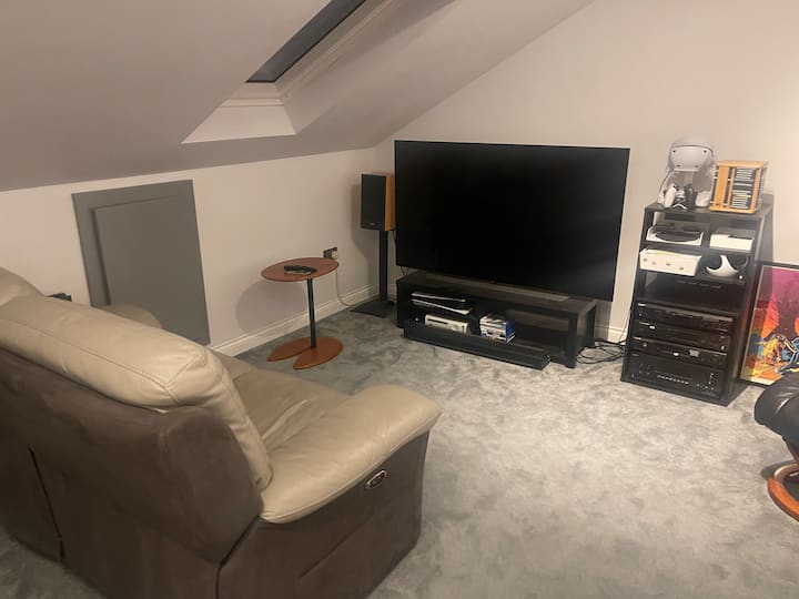 Modern 4 Bed House 3.5km From Dublin City Sleeps 9 - Dublin