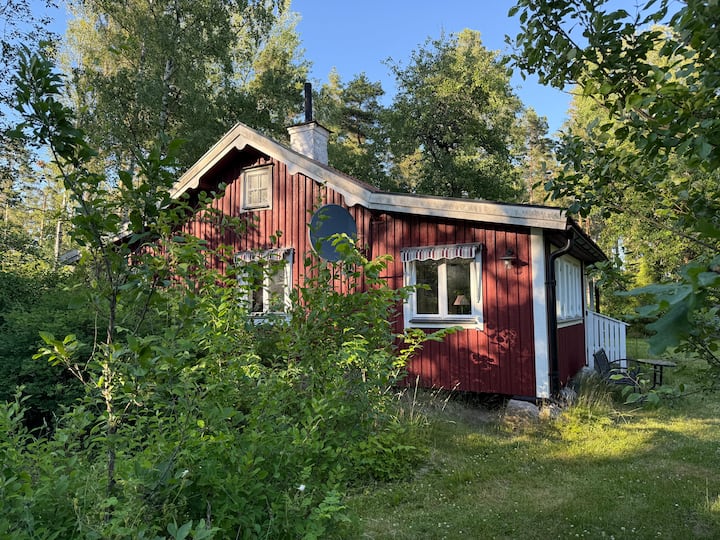 Charmigt Torp Mitt I Skogen - Sweden