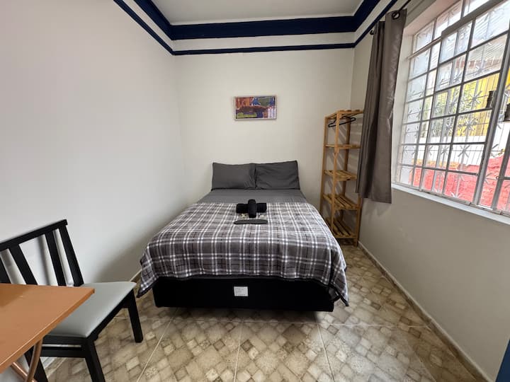 Quarto Casal Em Pousada Central - Curitiba