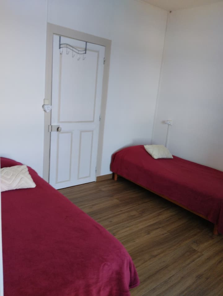 Chambre Avec Sdb Wc à Lagrandegrange89 - Saint-Fargeau