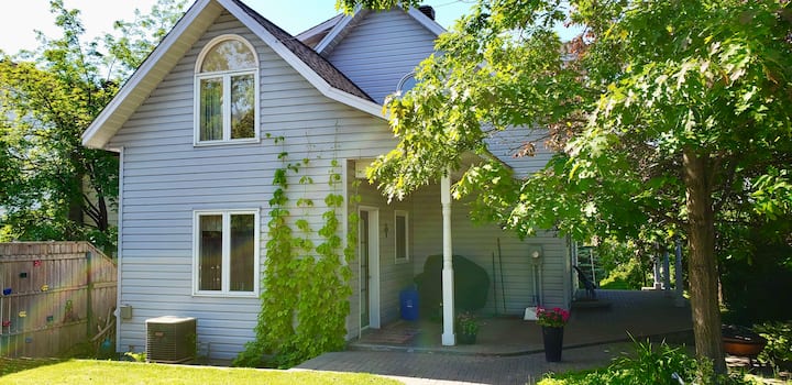 Stylish And Cozy North Bay Stay - North Bay