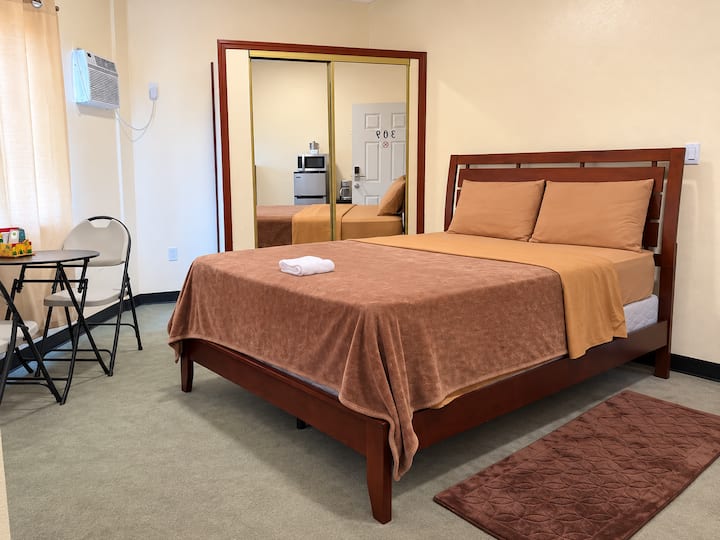Penthouse Rooftop-queen Room - Saint Croix