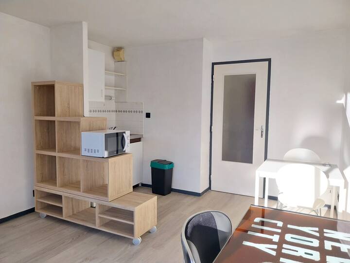 Studio / 2p Avec Balcon - Cholet - Cholet