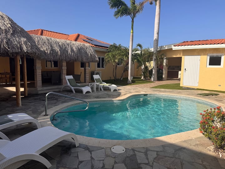 Ruby Tropical Retreat - Aruba