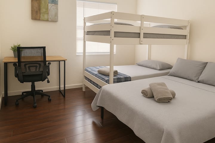 Private Family Room Wynwood - Miami