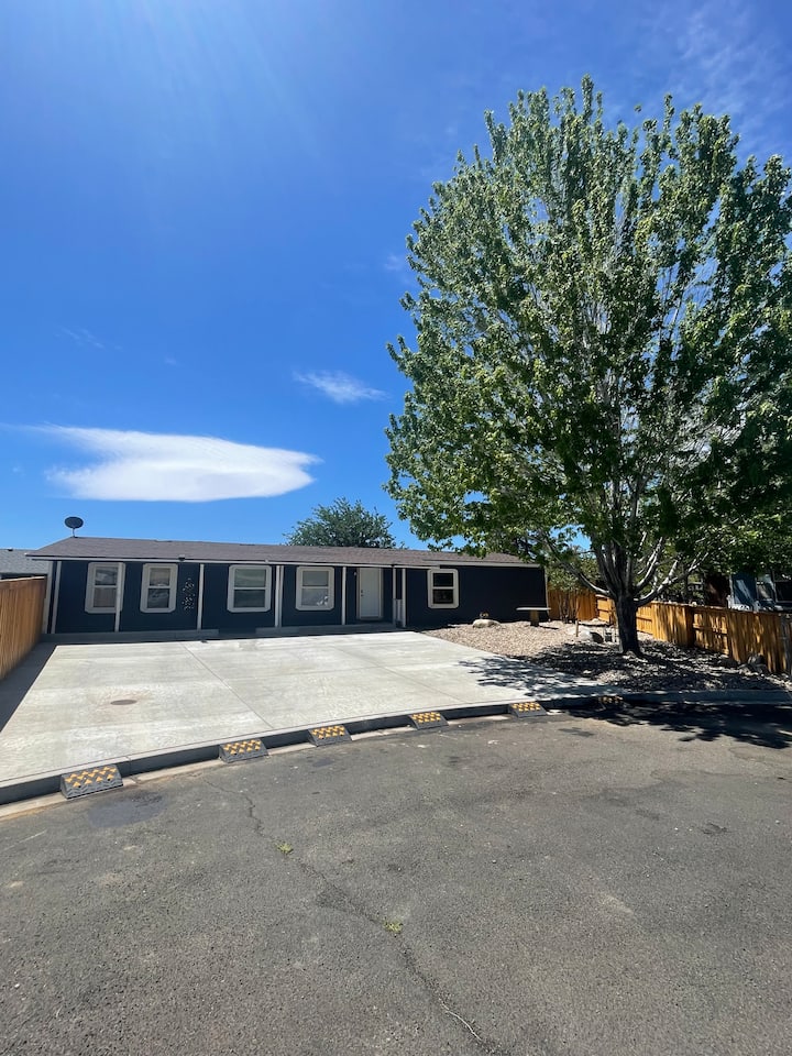 Sun Valley Retreat - Whole House - Sparks, NV