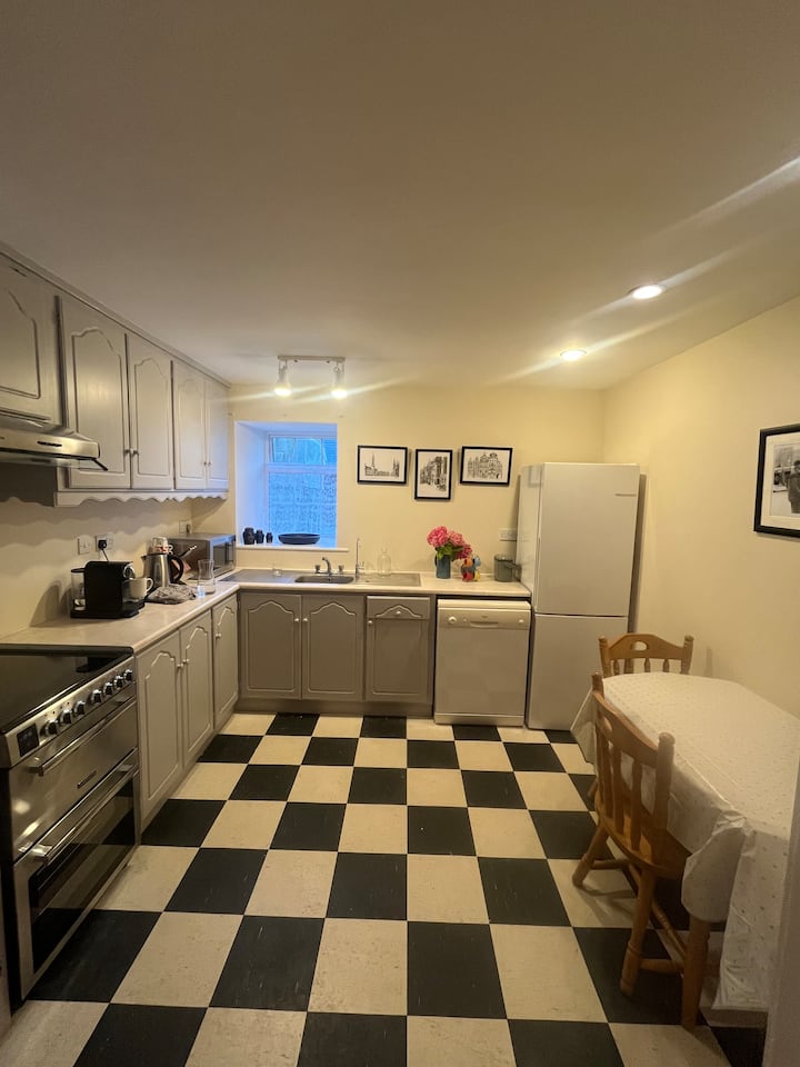 Hollypark Cottage - Loughrea