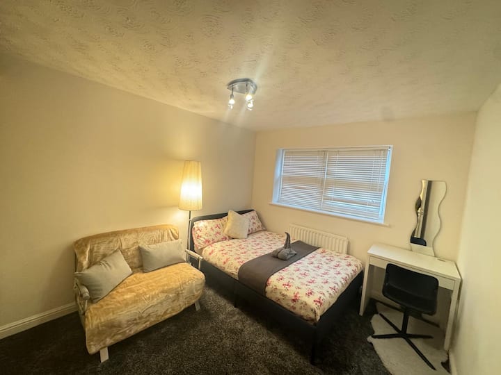 Trendy Room In A Home Free Park V Near Uni+shop - Coventry
