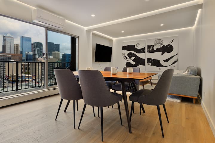 17th Ave 2br + Skyline View • Ac • Parking - Calgary